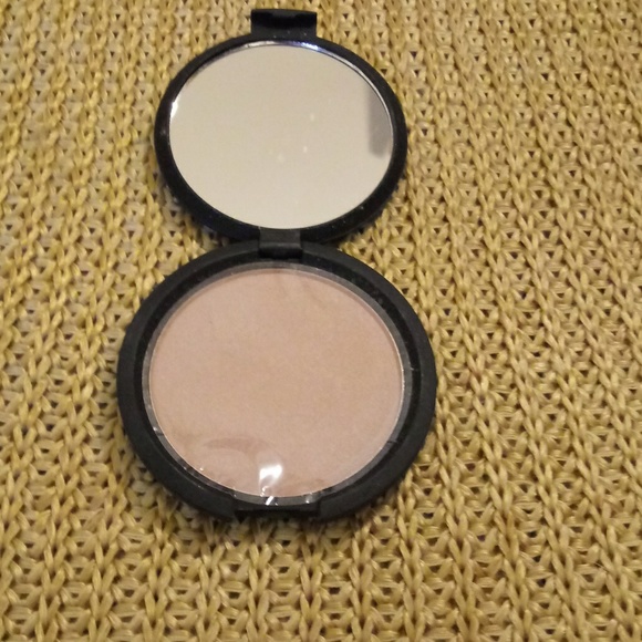 it cosmetics | Makeup | It Cosmetics Hello Light Illuminating Powder ...